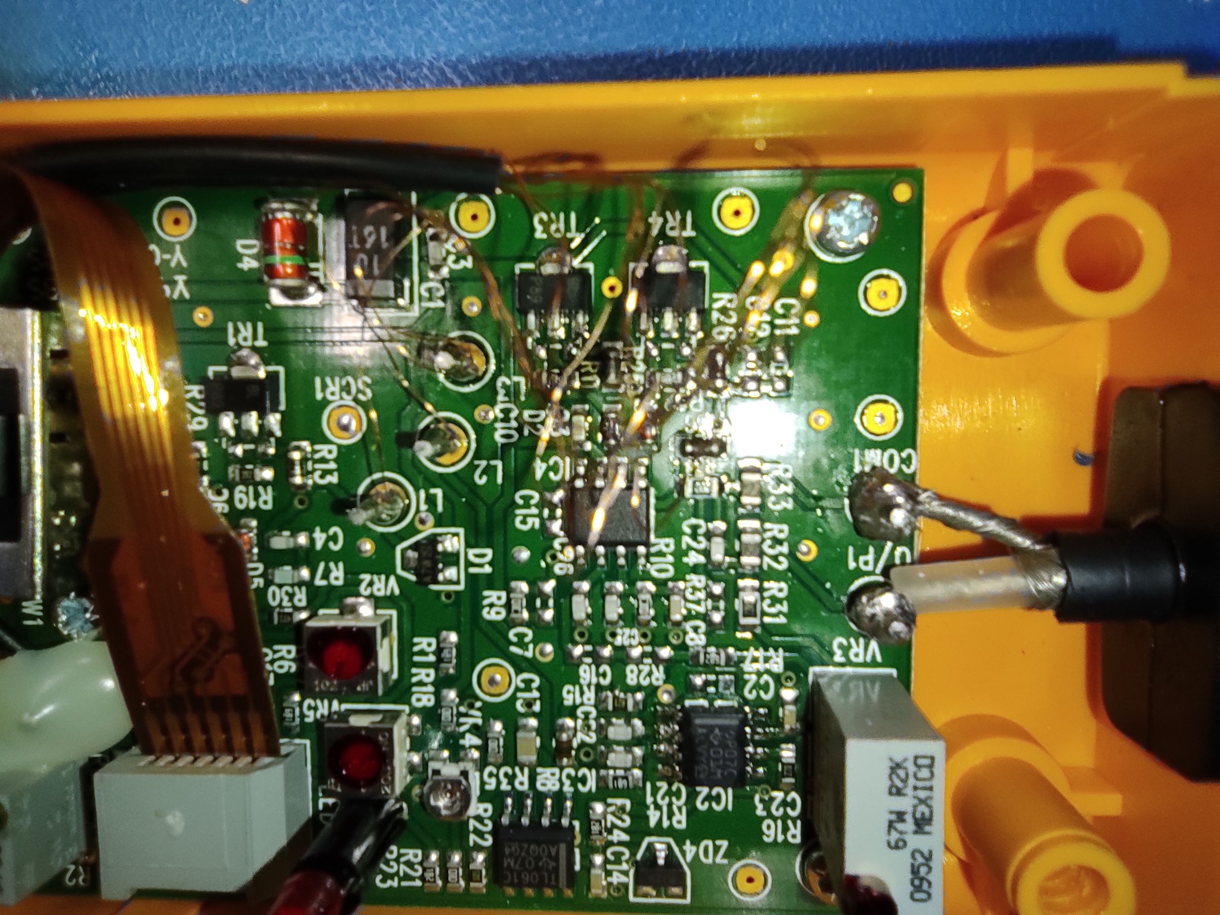 Fluke i30 AC/DC current clamp teardown and repair